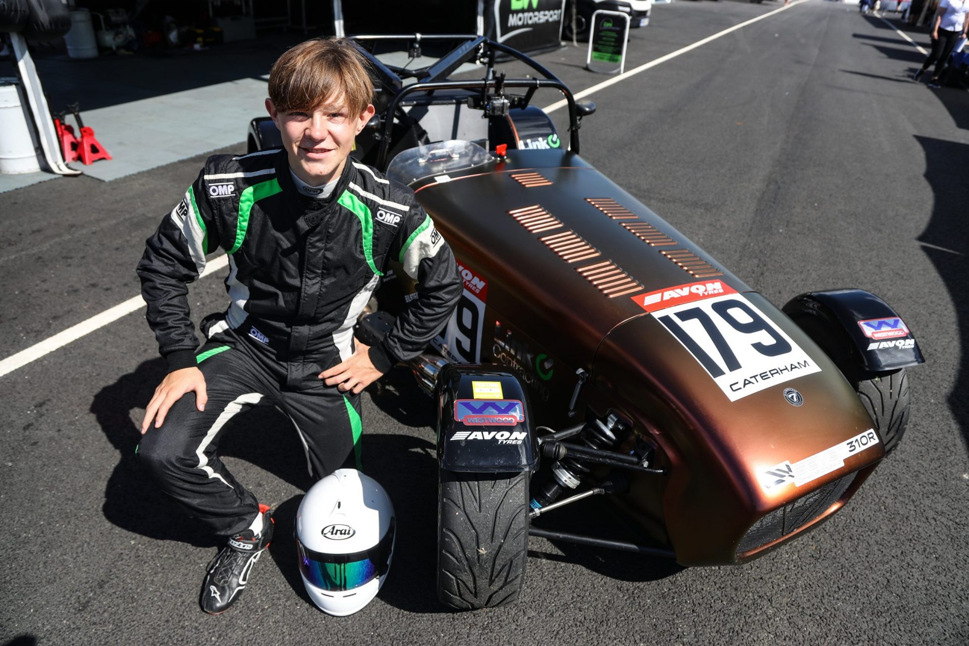 Lewis Thompson - A Rising Star in the Caterham Racing Scene