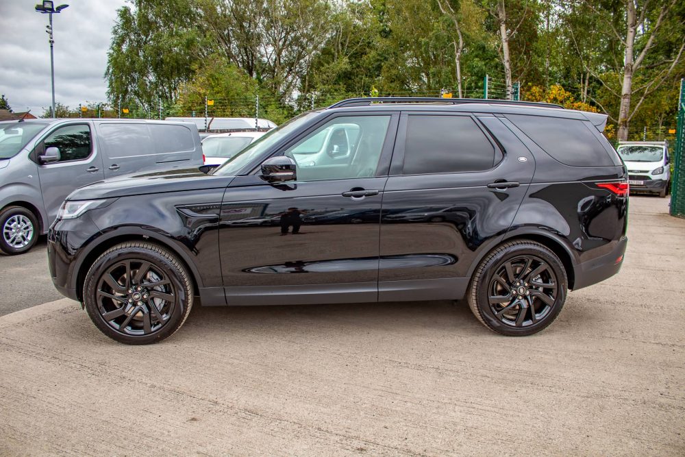 Landrover Discovery Commercial - It's A Van, Honest! (For Tax Purposes)