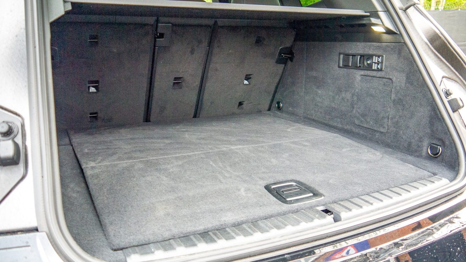 BMW iX - A Flagship German EV That Dares To Be Different