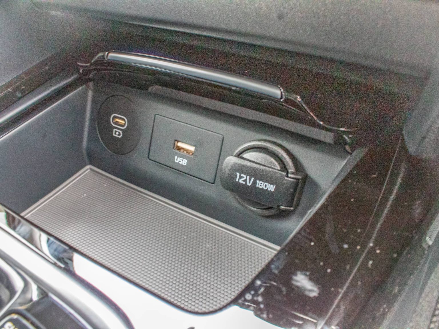 Kia XCeed PHEV - Hatchback, SUV, Hybrid Hire!