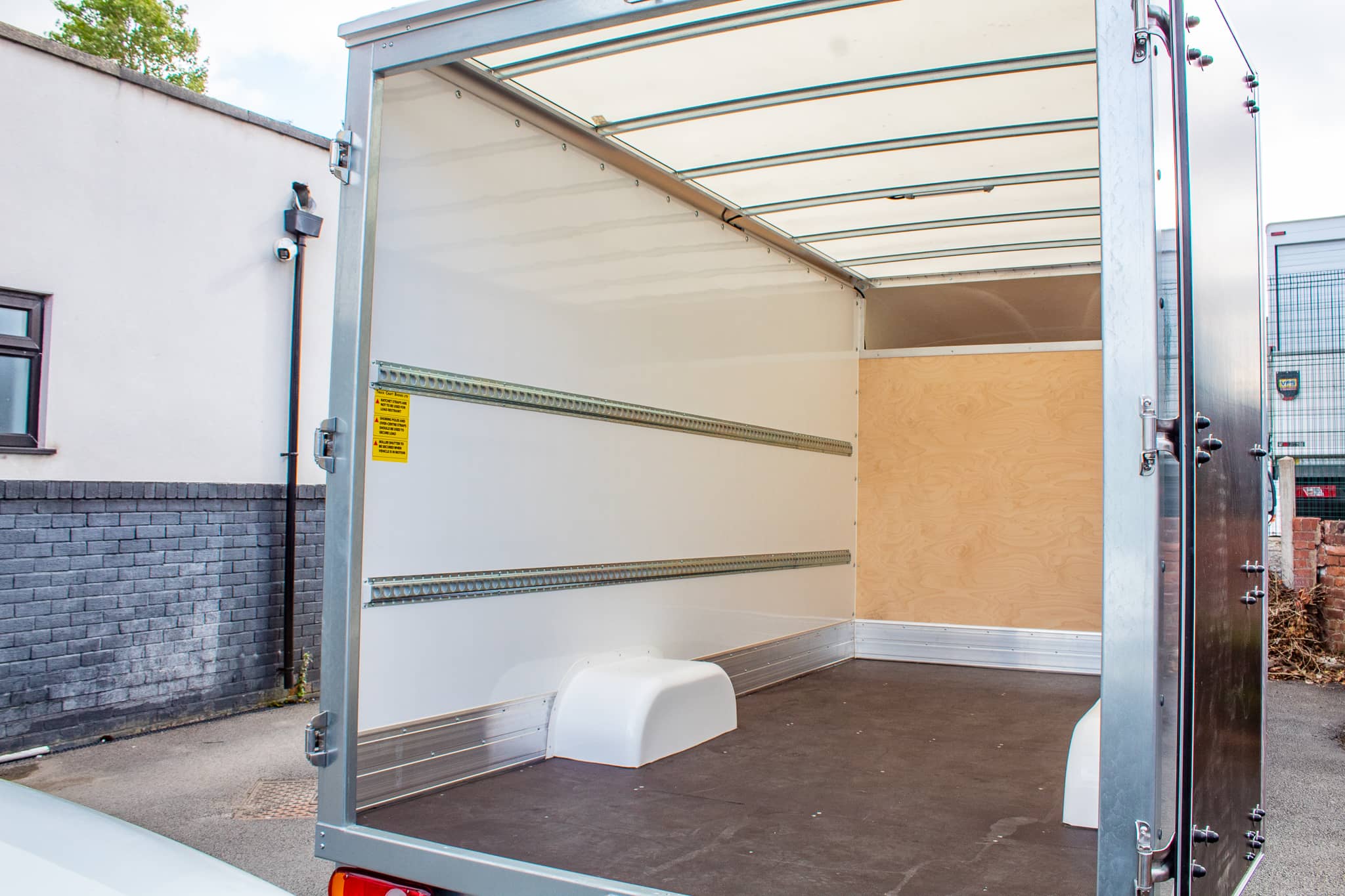 Low Loader Luton Van Hire - Rent a Low Loader Box Van